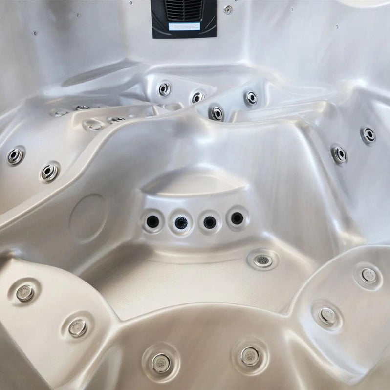 Jaquar Breva Spa - A Five-Seater Hot Tub for Ultimate Relaxation